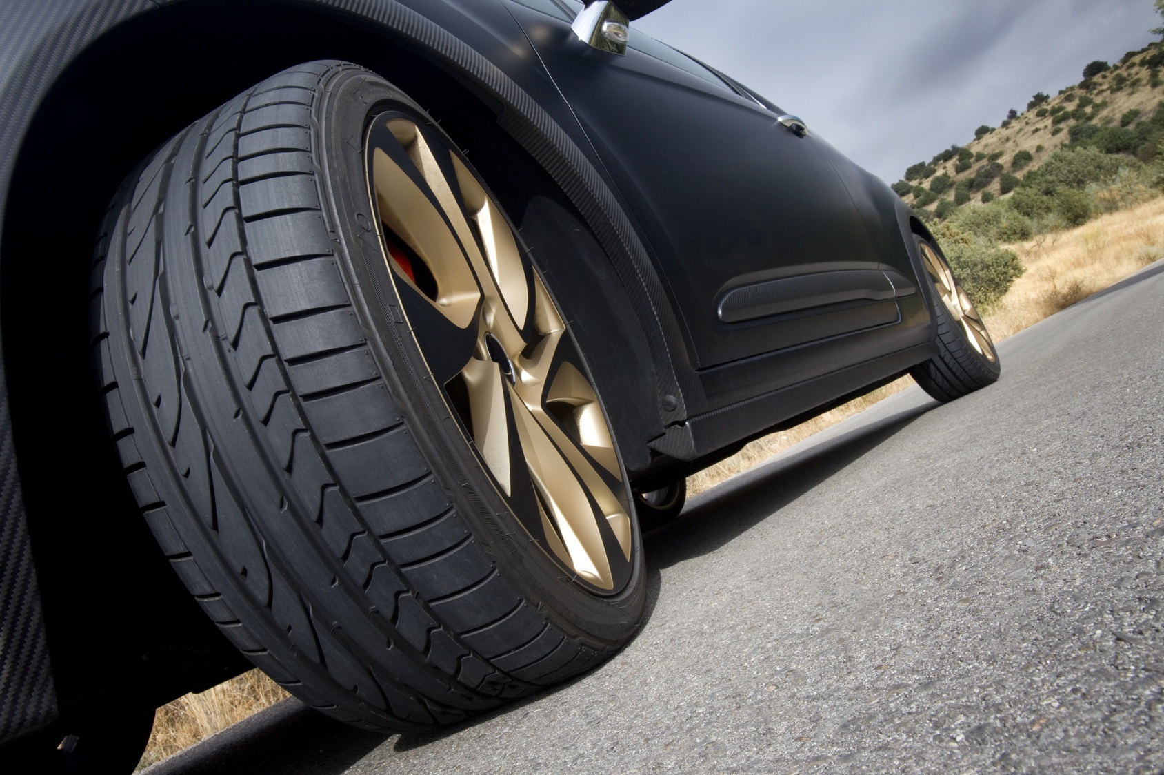 Dicas para escolher o pneu do seu carro | Jambeiro Pneus